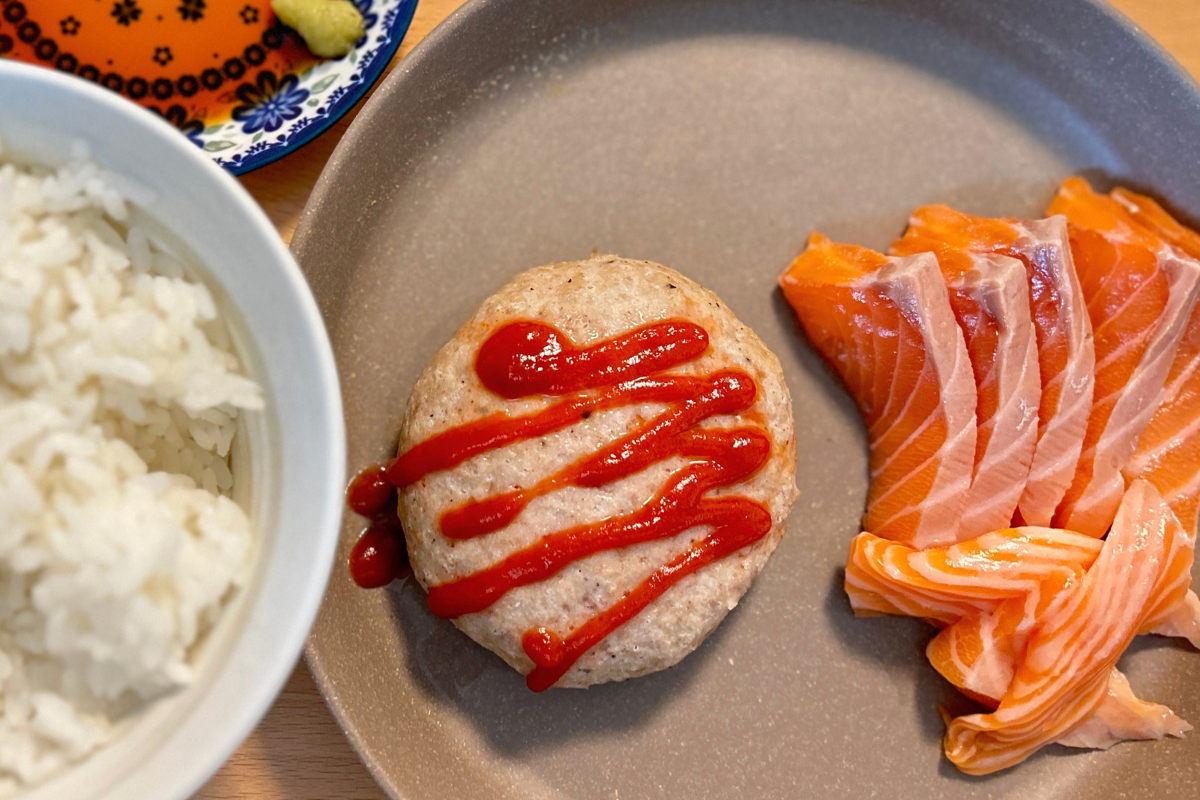 魚筋バーグにはこれかけて！おすすめの調味料アレンジ特集【ケチャップ・マヨネーズ】 – UOKIN LABO｜魚筋ラボ